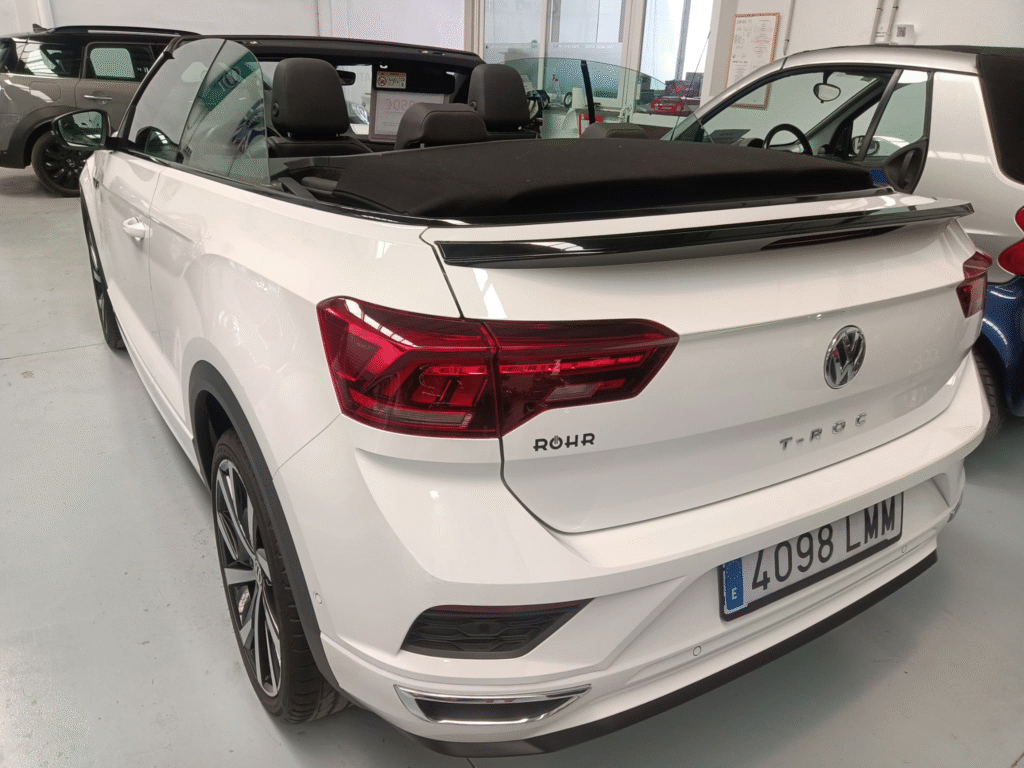 VOLKSWAGEN T-ROC 1.5 TSI R-LINE DSG7 AUTOMATIC | Calvia Cars
